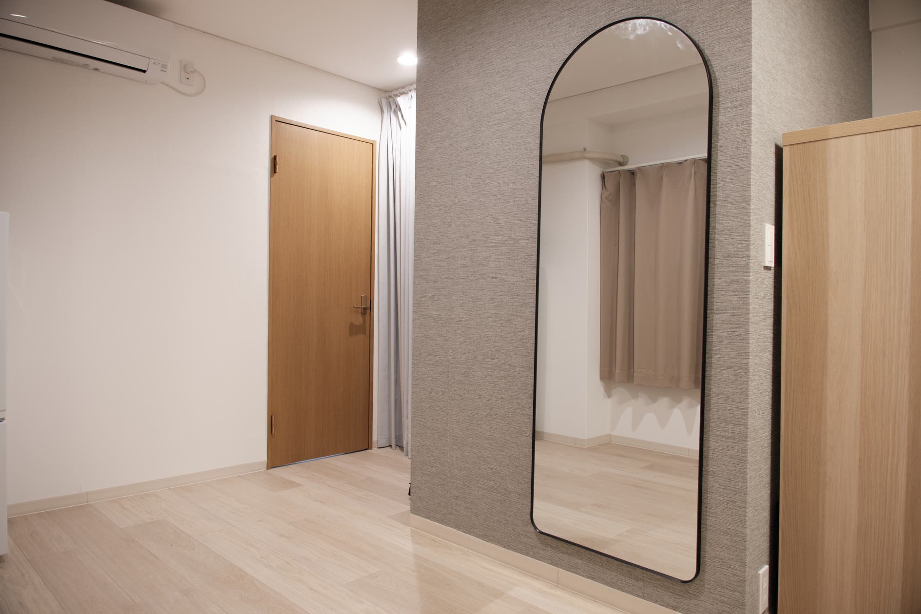 盆栽と掛け軸が迎える畳×ソファの和空間｜市ヶ谷5分｜最大24名・パーティー/撮影/会議の写真13