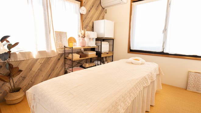 女性のための、静かでプライベートな癒し空間。《電動マッサージベッドがあるリラクゼーション用のお部屋》の写真2