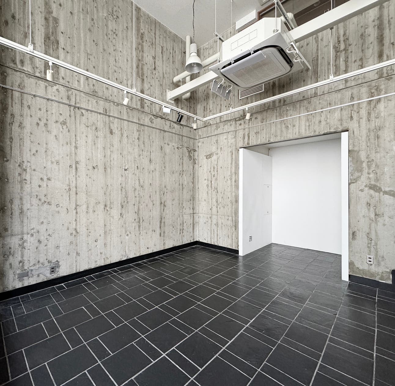 表参道駅から徒歩7分のレンタルギャラリーの写真1