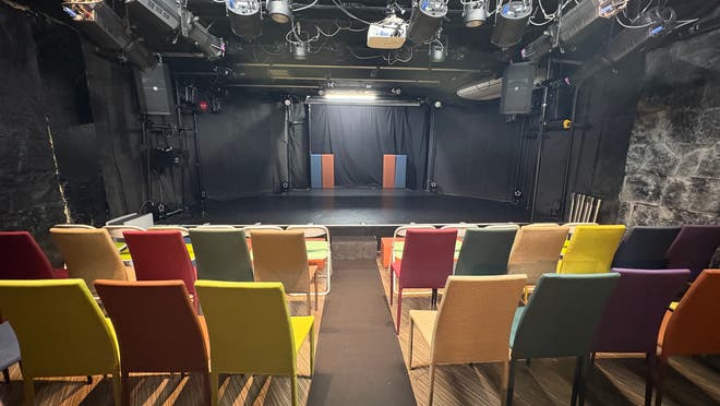 東京メトロ 神楽坂駅 徒歩1分の現役音響さんが経営する小劇場&ライブハウス の写真3