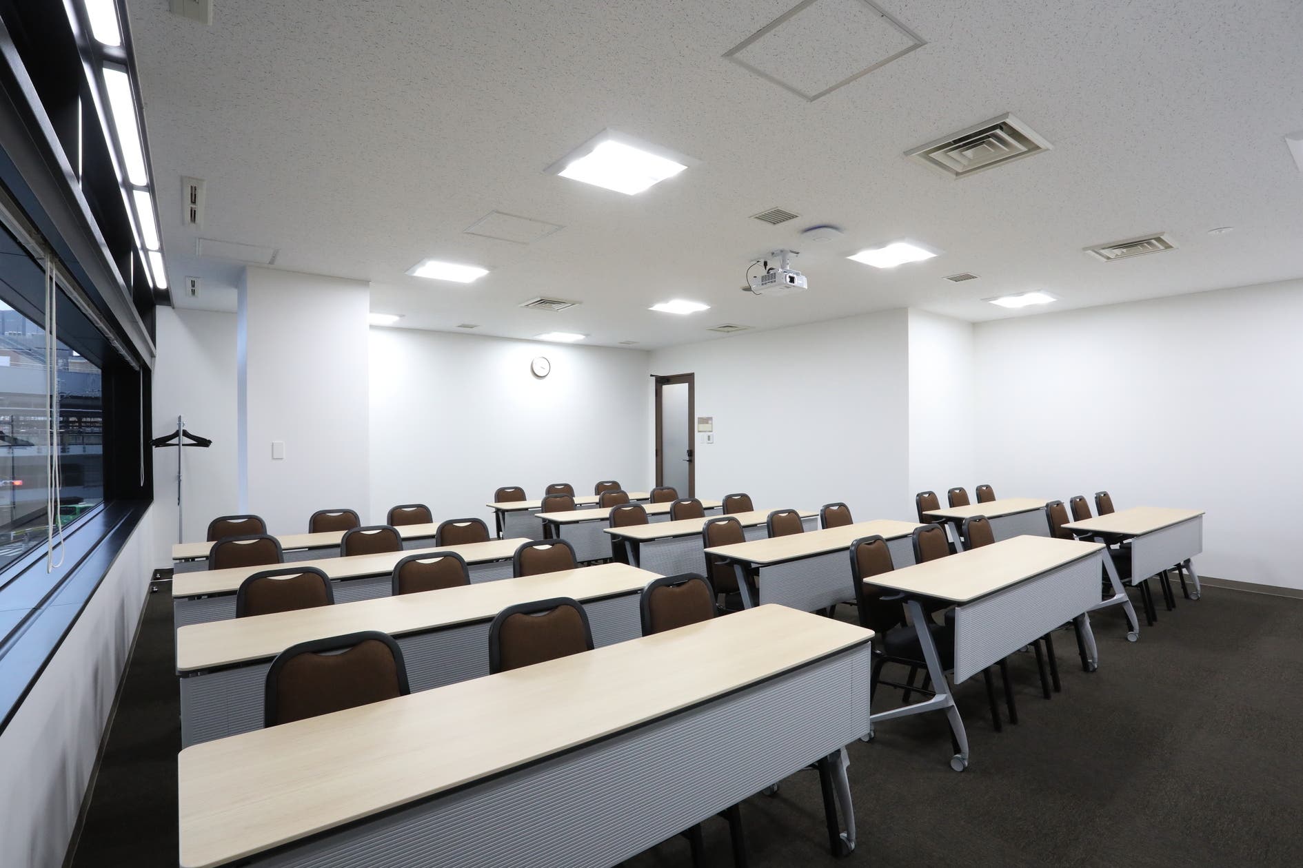 【新橋駅前302号室】2026/4/1　OPEN✨ 駅近🚃飲食持ち込み可能🍱自由レイアウトの写真4