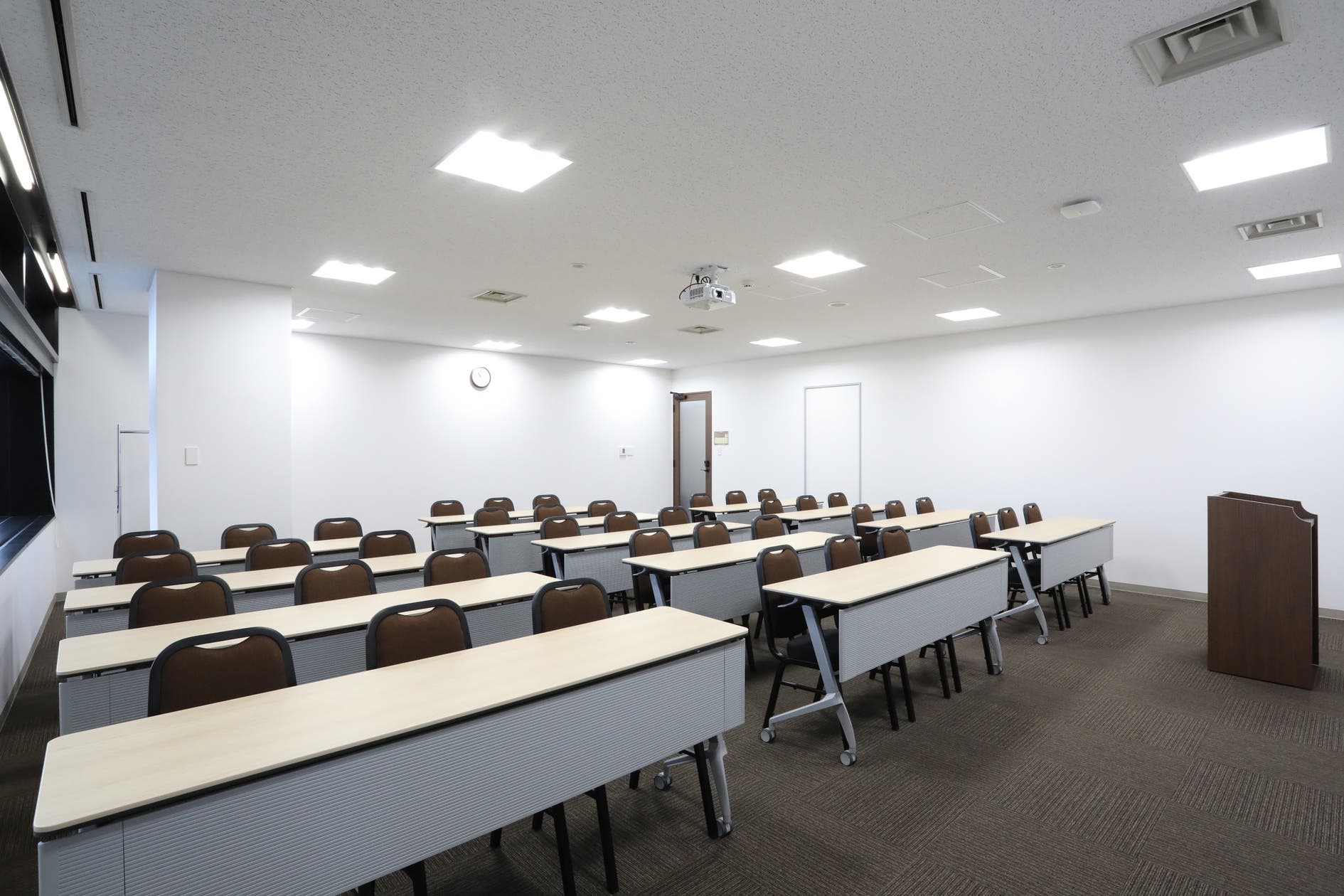 【新橋駅前504号室】2026/4/1　OPEN✨ 駅近🚃飲食持ち込み可能🍱自由レイアウトの写真4