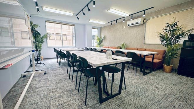 NEW【八丁堀駅2分!宝町駅3分!】最大24名着席/無料Wifi/会議・撮影・女子会・ボドゲ・パーティ・商談等!飲食🍺🍷可!の写真2