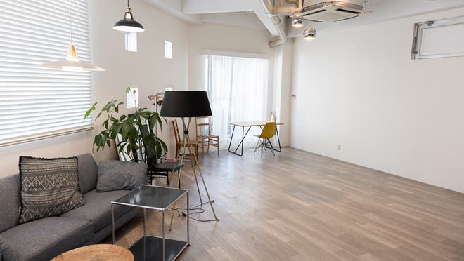 大山駅から徒歩9分の撮影スタジオ!プロのカメラマン常駐により機材の使用方法やアドバイスも可能!の写真1