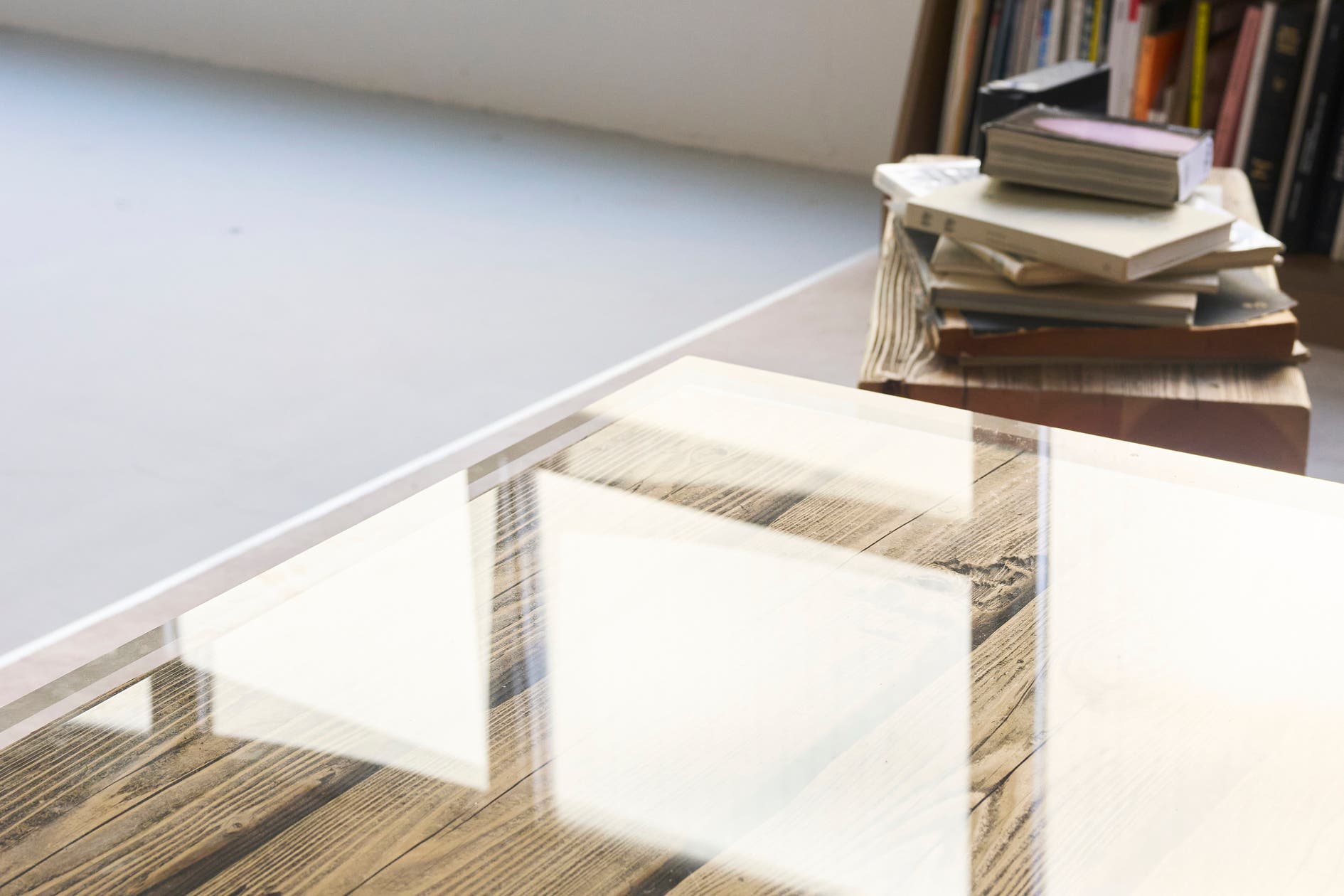 明大前徒歩2分。自然光が豊かに入る撮影スタジオの写真5