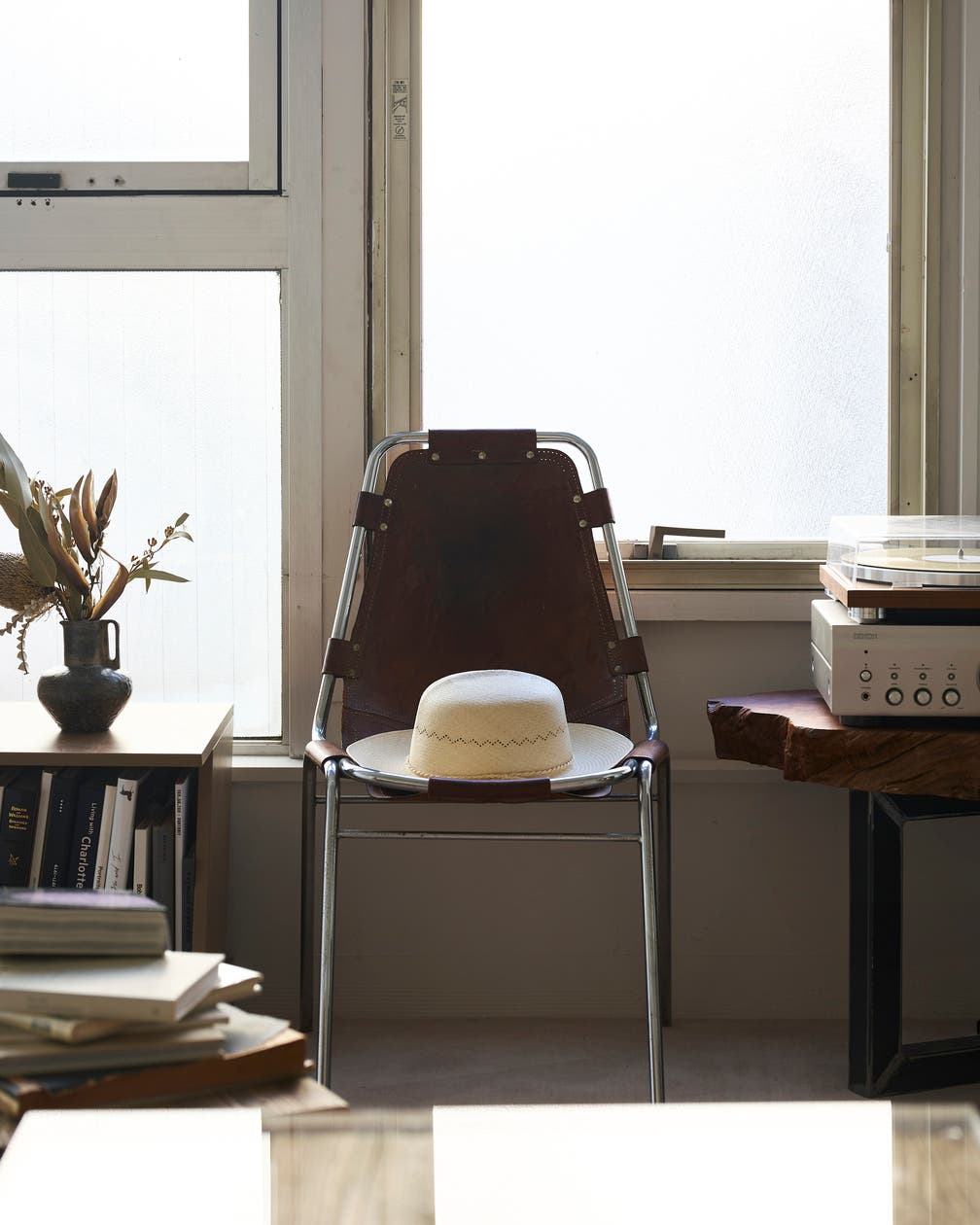 明大前徒歩2分。自然光が豊かに入る撮影スタジオの写真6