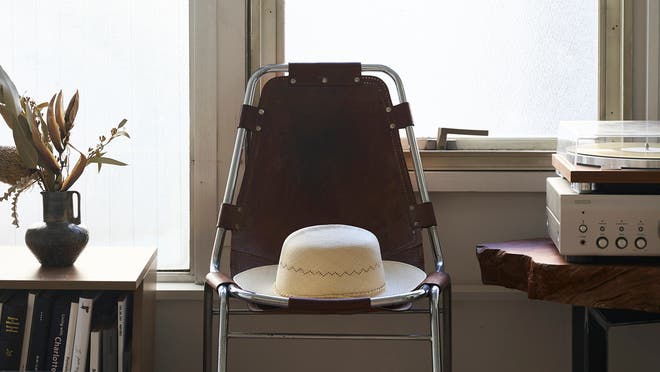 明大前徒歩2分。自然光が豊かに入る撮影スタジオの写真6