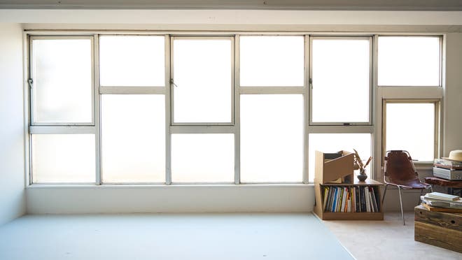 明大前徒歩2分。自然光が豊かに入る撮影スタジオの写真8