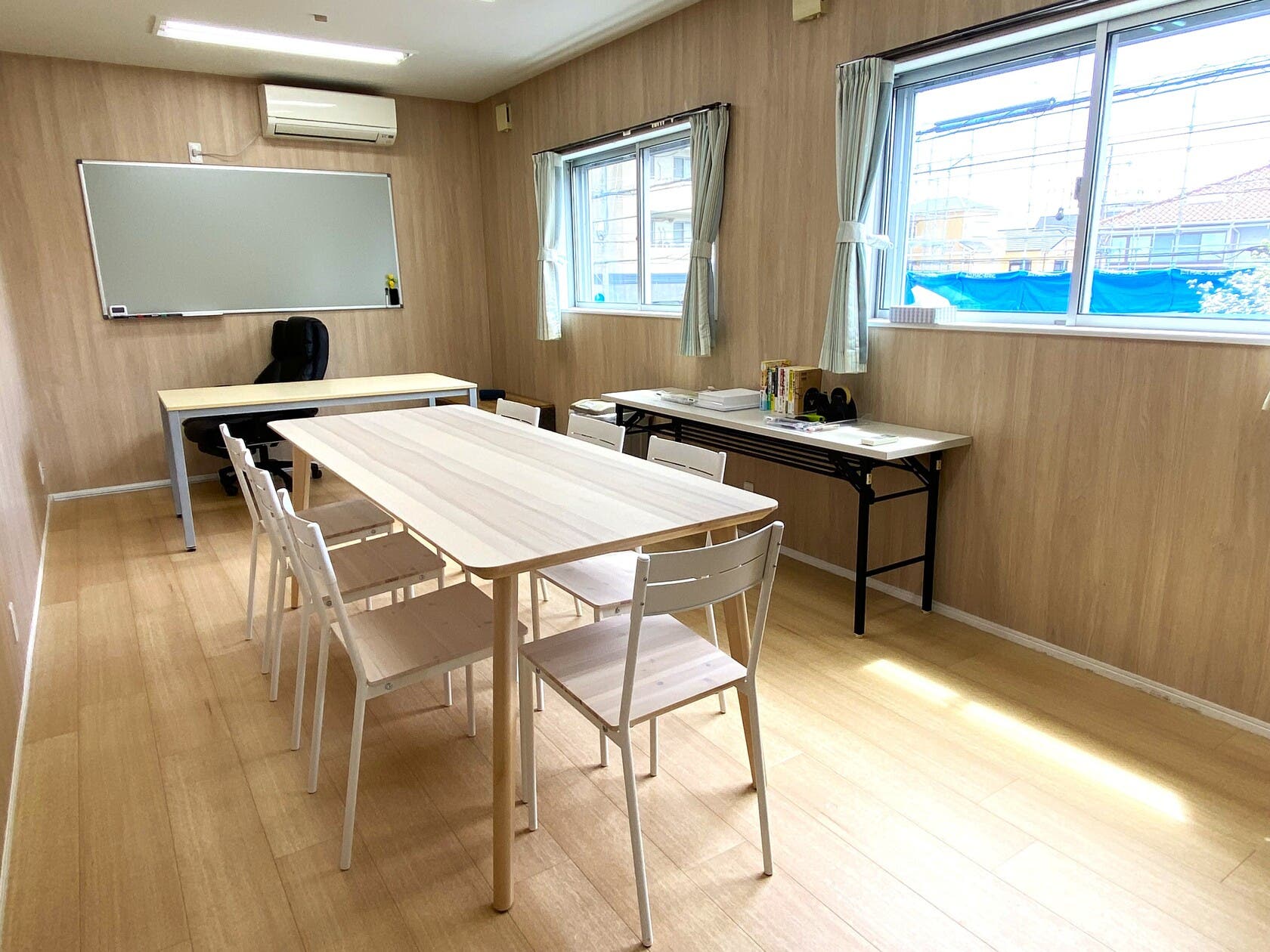 堺市駅5分・堺東駅10分｜Wi-Fi完備の貸会議室｜自習・打ち合わせ・少人数利用に◎の写真1