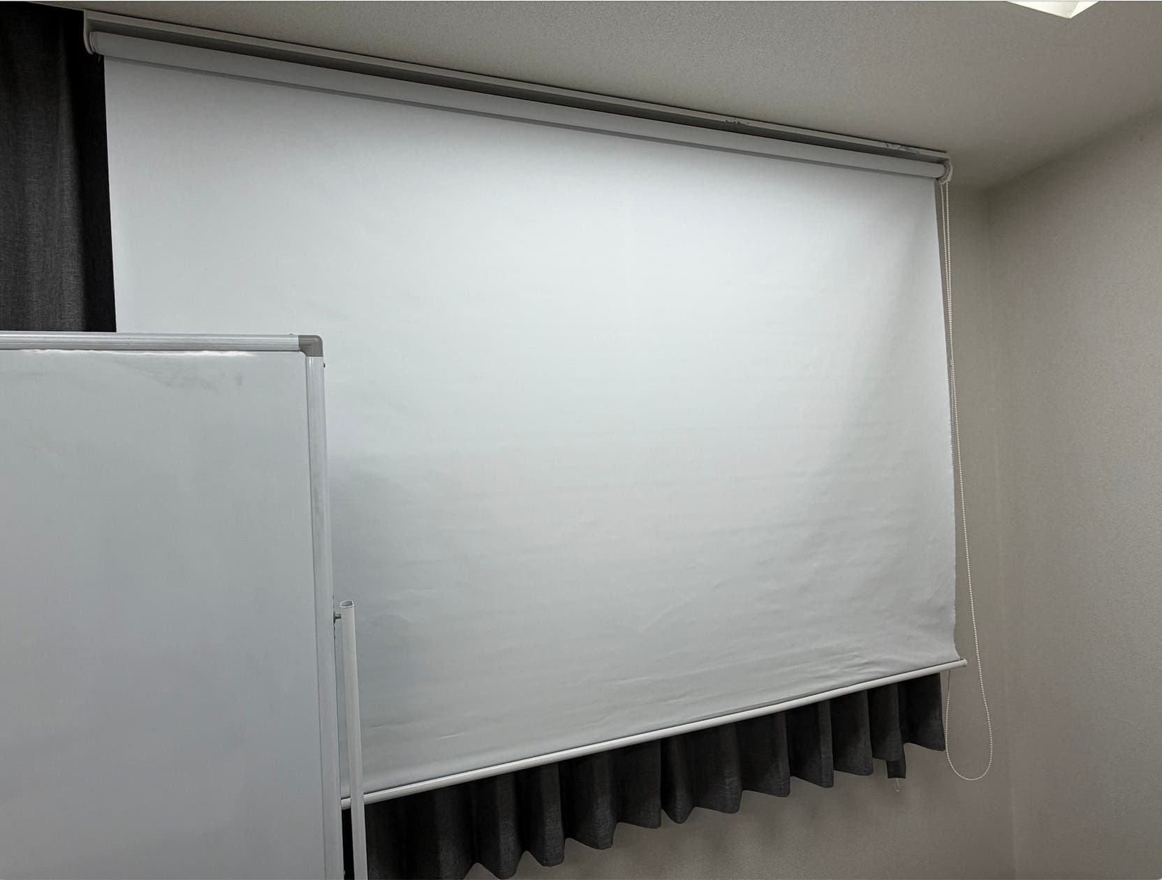 JR・阪神元町駅から徒歩30秒!!🌟14名まで着席可能👍貸し会議室の写真6