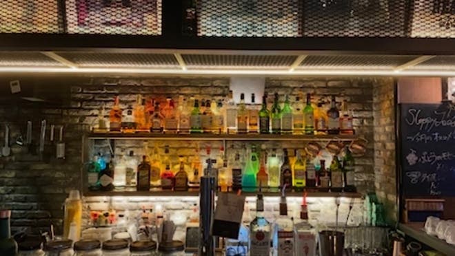 三軒茶屋駅から徒歩3分のブルックリンスタイルのバー!の写真3