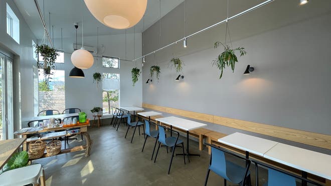 駐車場13台付 植物がいっぱいのスタイリッシュな内装とテラス席のあるカフェ ワークショップ、セミナー、イベントスペースにの写真4