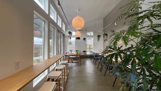 駐車場13台付 植物がいっぱいのスタイリッシュな内装とテラス席のあるカフェ ワークショップ、セミナー、イベントスペースにの写真5