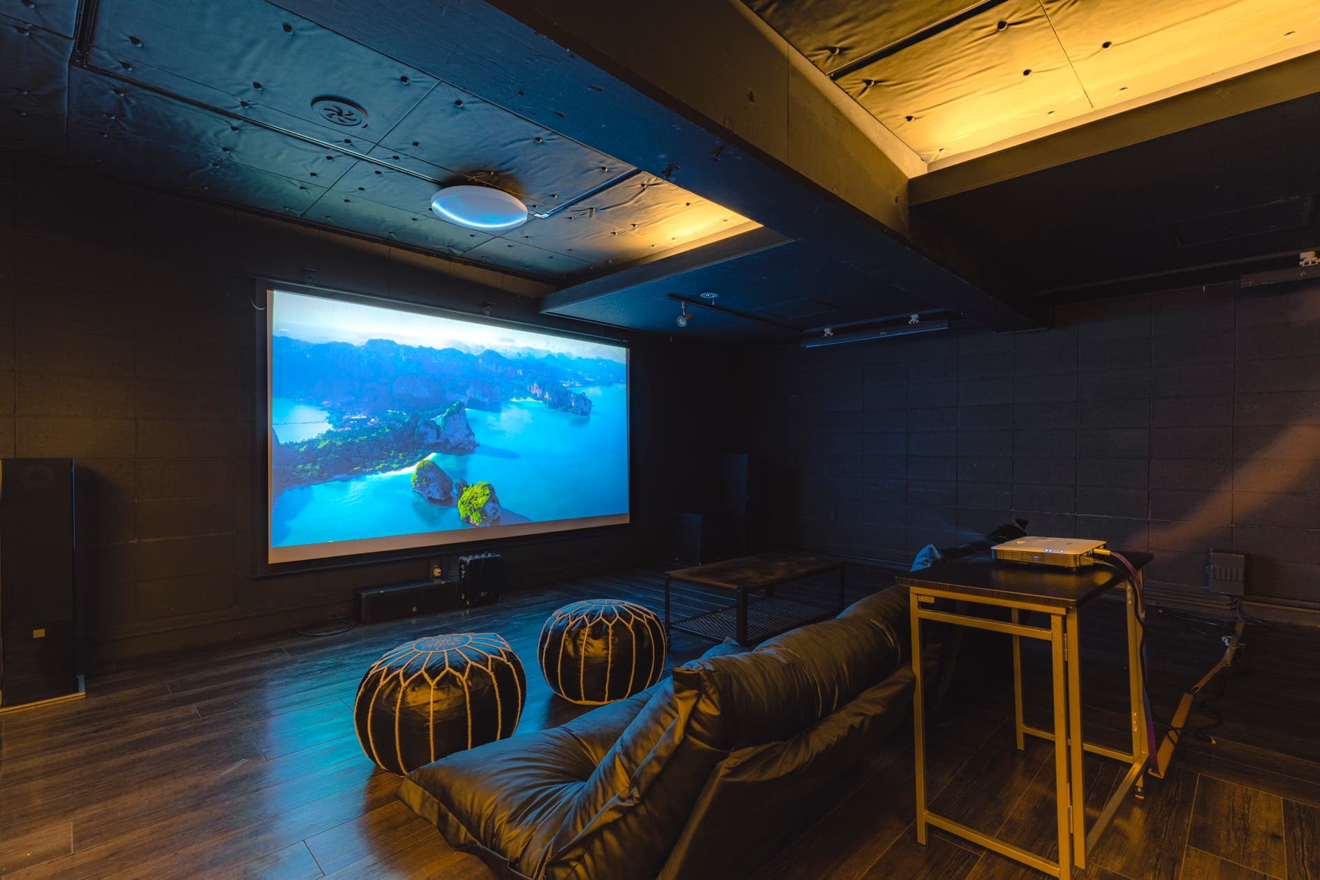 【中目黒駅5分】大迫力プロジェクター🎥映画鑑賞🎞ライブ配信📹防音🔈ギャラリーあるかぶるの写真5