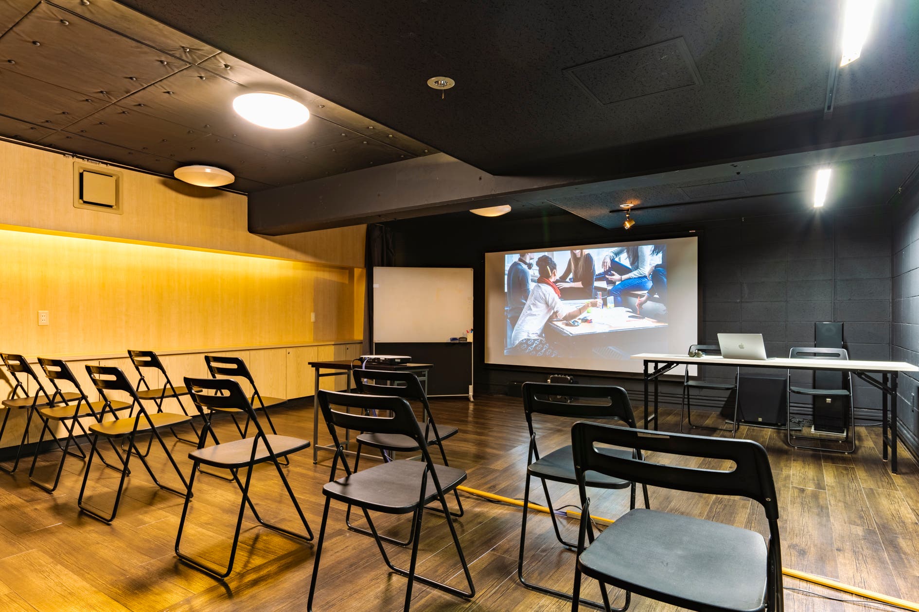 【中目黒駅5分】大迫力プロジェクター🎥映画鑑賞🎞ライブ配信📹防音🔈ギャラリーあるかぶるの写真4