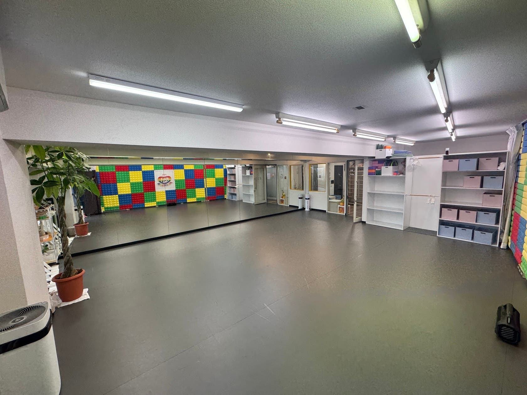 東神奈川駅直結徒歩1分！リノリュウム床ダンススタジオ！💃大人10名子ども15名ほどで踊れます✨の写真2