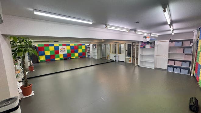 東神奈川駅直結徒歩1分!リノリュウム床ダンススタジオ!💃大人10名子ども15名ほどで踊れます✨の写真2