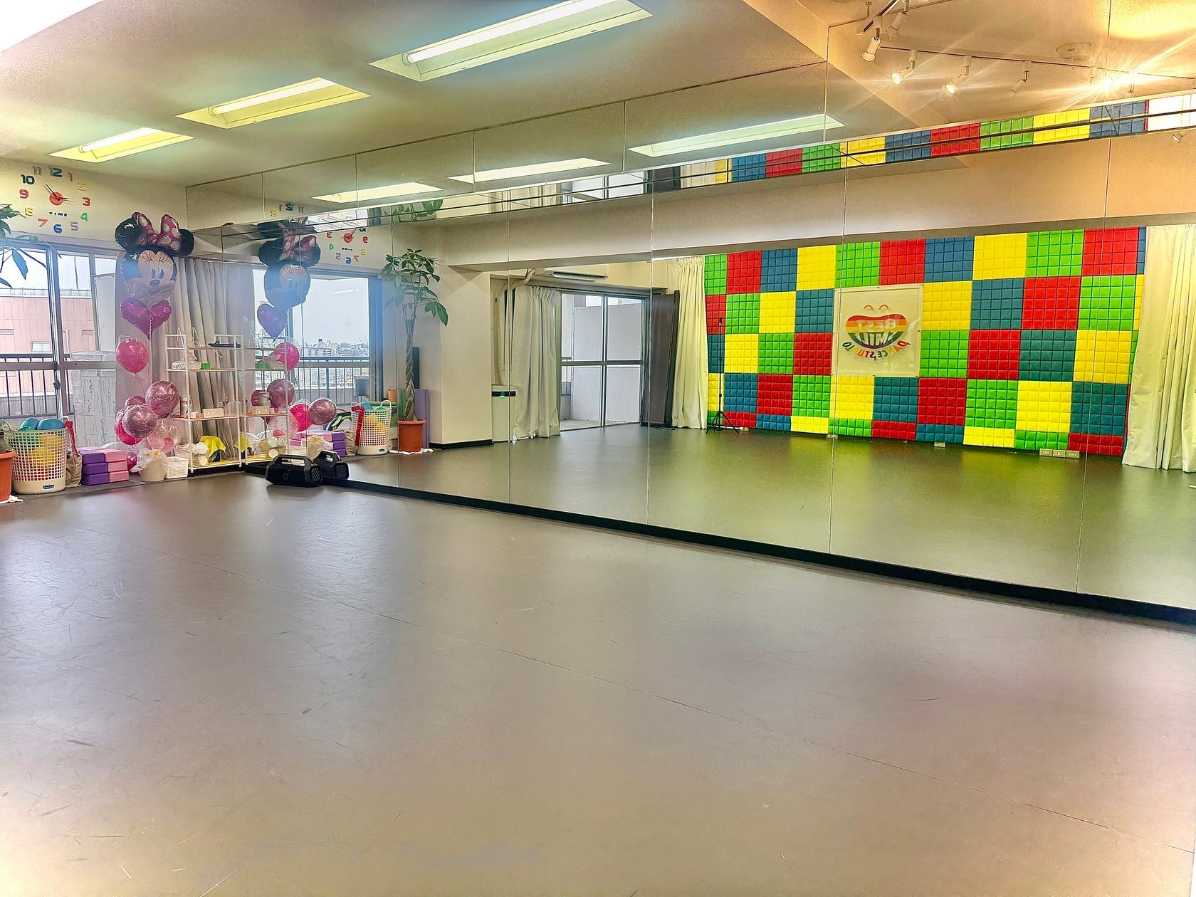 東神奈川駅直結徒歩1分！リノリュウム床ダンススタジオ！💃大人10名子ども15名ほどで踊れます✨の写真3
