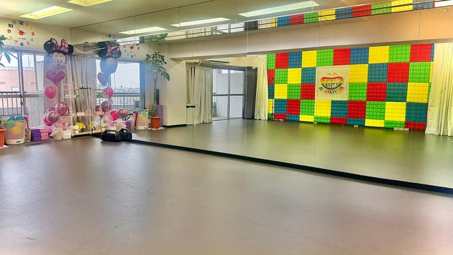 東神奈川駅直結徒歩1分!リノリュウム床ダンススタジオ!💃大人10名子ども15名ほどで踊れます✨の写真3