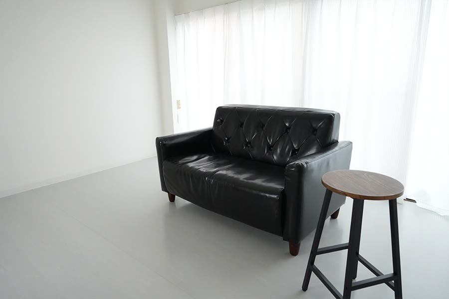 【藤森駅1分】白壁×自然光の撮影スタジオ｜コスプレ・ポートレート・SNS撮影向け｜更衣室あり・メイク利用可の写真8