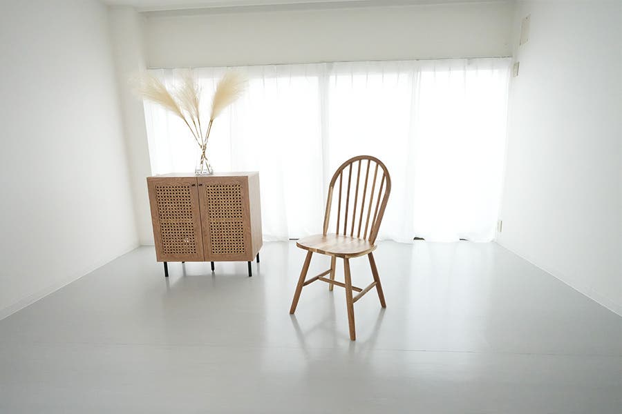 【藤森駅1分】白壁×自然光の撮影スタジオ｜コスプレ・ポートレート・SNS撮影向け｜更衣室あり・メイク利用可の写真1