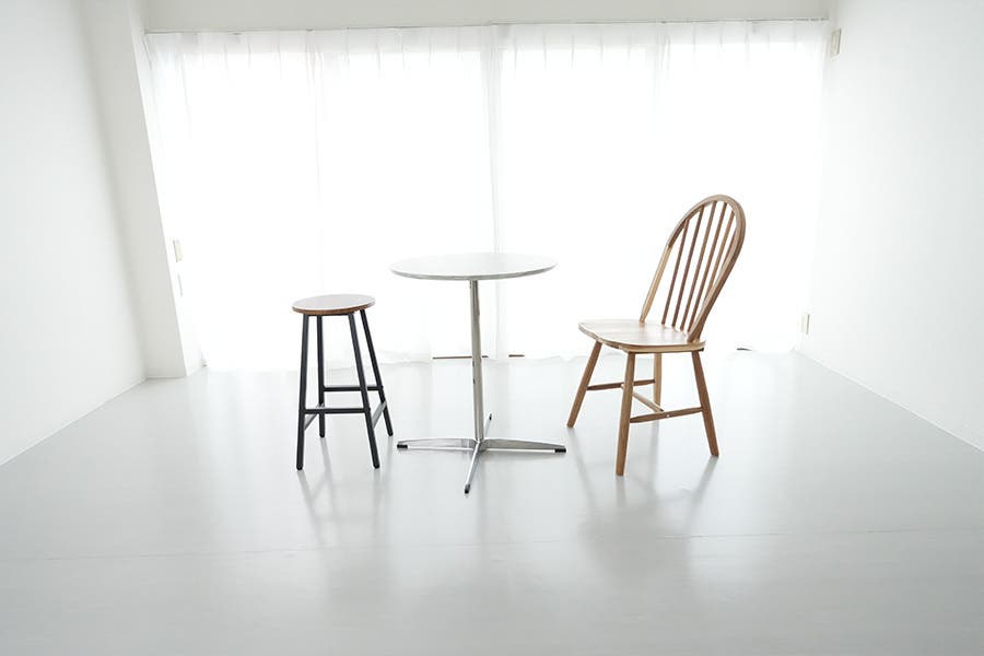 【藤森駅1分】白壁×自然光の撮影スタジオ｜コスプレ・ポートレート・SNS撮影向け｜更衣室あり・メイク利用可の写真4