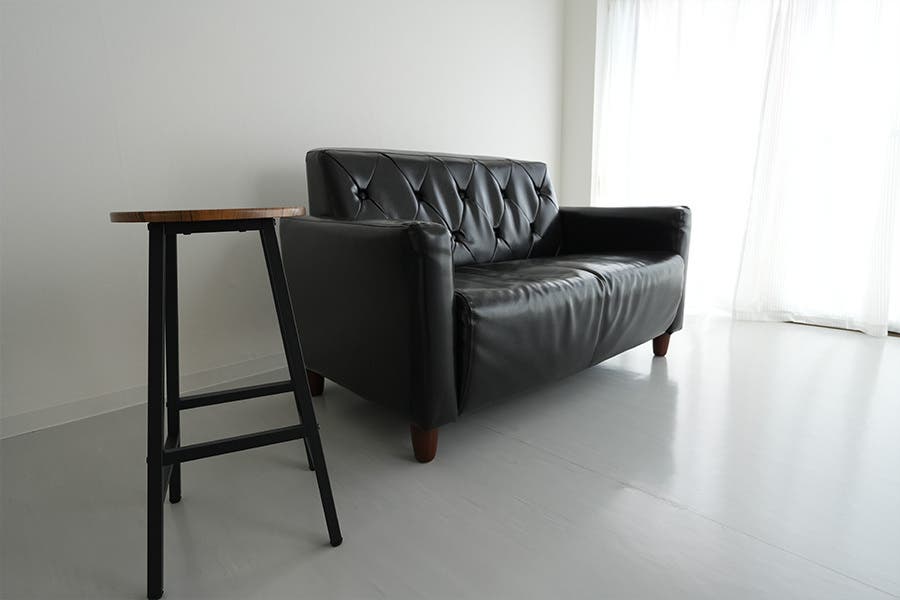 【藤森駅1分】白壁×自然光の撮影スタジオ｜コスプレ・ポートレート・SNS撮影向け｜更衣室あり・メイク利用可の写真3