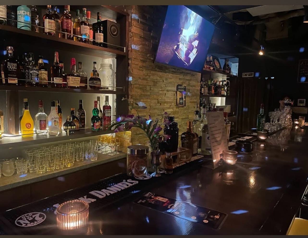 渋谷駅から徒歩7分！道玄坂上のミュージックBAR‼️の写真1