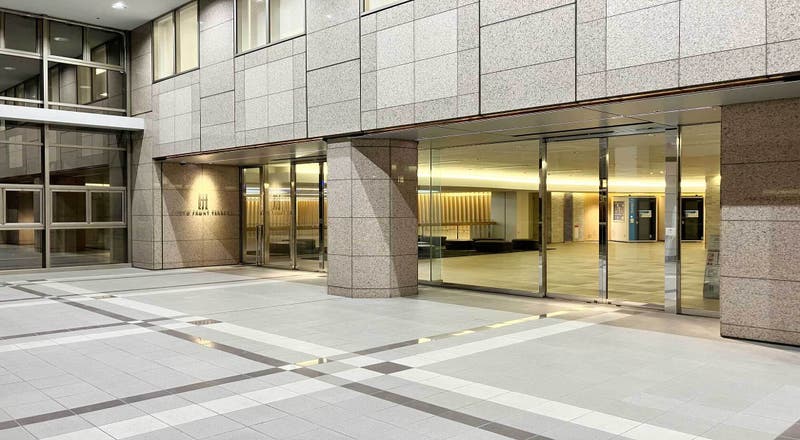 【テレキューブ】東京フロントテラスの個室型ワークブース（177-02）です。視線と音を遮る、プライベートな集中環境。