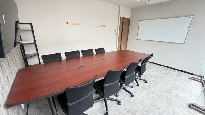 【柏駅から徒歩1分】モニター・フリードリンク付き8名会議室(Room A)の写真3