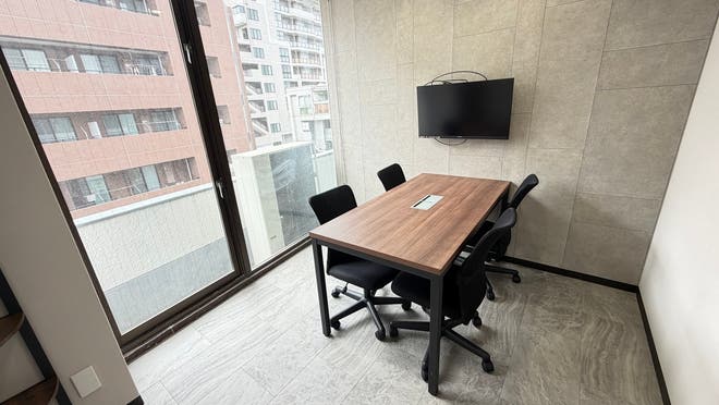 【柏駅から徒歩1分】モニター・フリードリンク付き4名会議室(Room C)の写真3