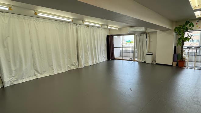 東神奈川駅直結徒歩1分!リノリュウム床ダンススタジオ!💃大人10名子ども15名ほどで踊れます✨の写真10
