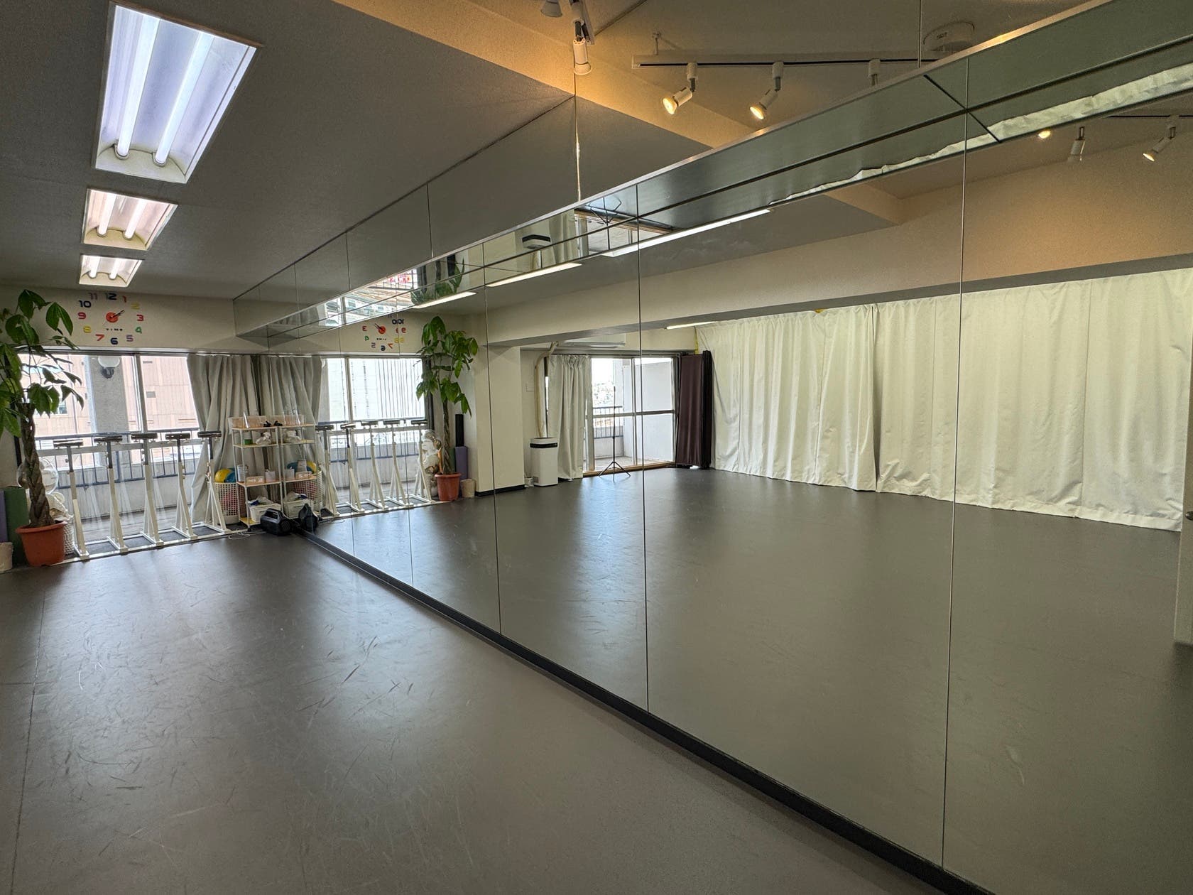 東神奈川駅直結徒歩1分！リノリュウム床ダンススタジオ！💃大人10名子ども15名ほどで踊れます✨の写真11