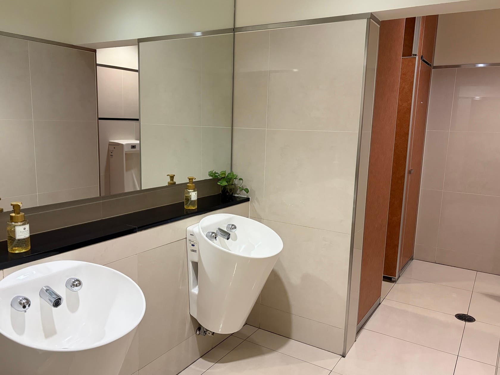 貸し会議室A・B室（全室）<<博多駅至近>>「集まる・食べる・泊まる」が全て揃ったワンストップ会議室の写真15