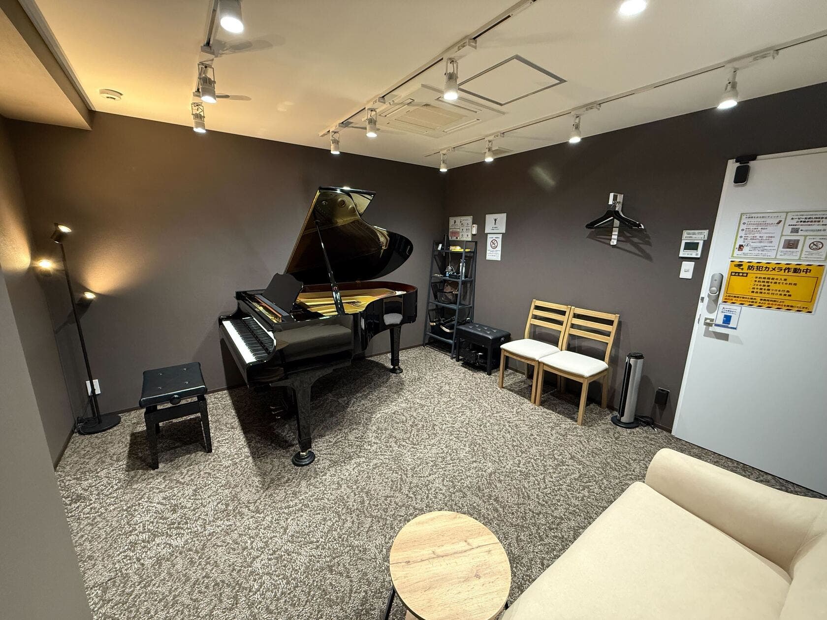 【大倉山駅徒歩1分】17.24㎡/グランドピアノ備え付きの音楽スタジオ　防音設備のある音楽ルーム（ルービー大倉山 room1）の写真3