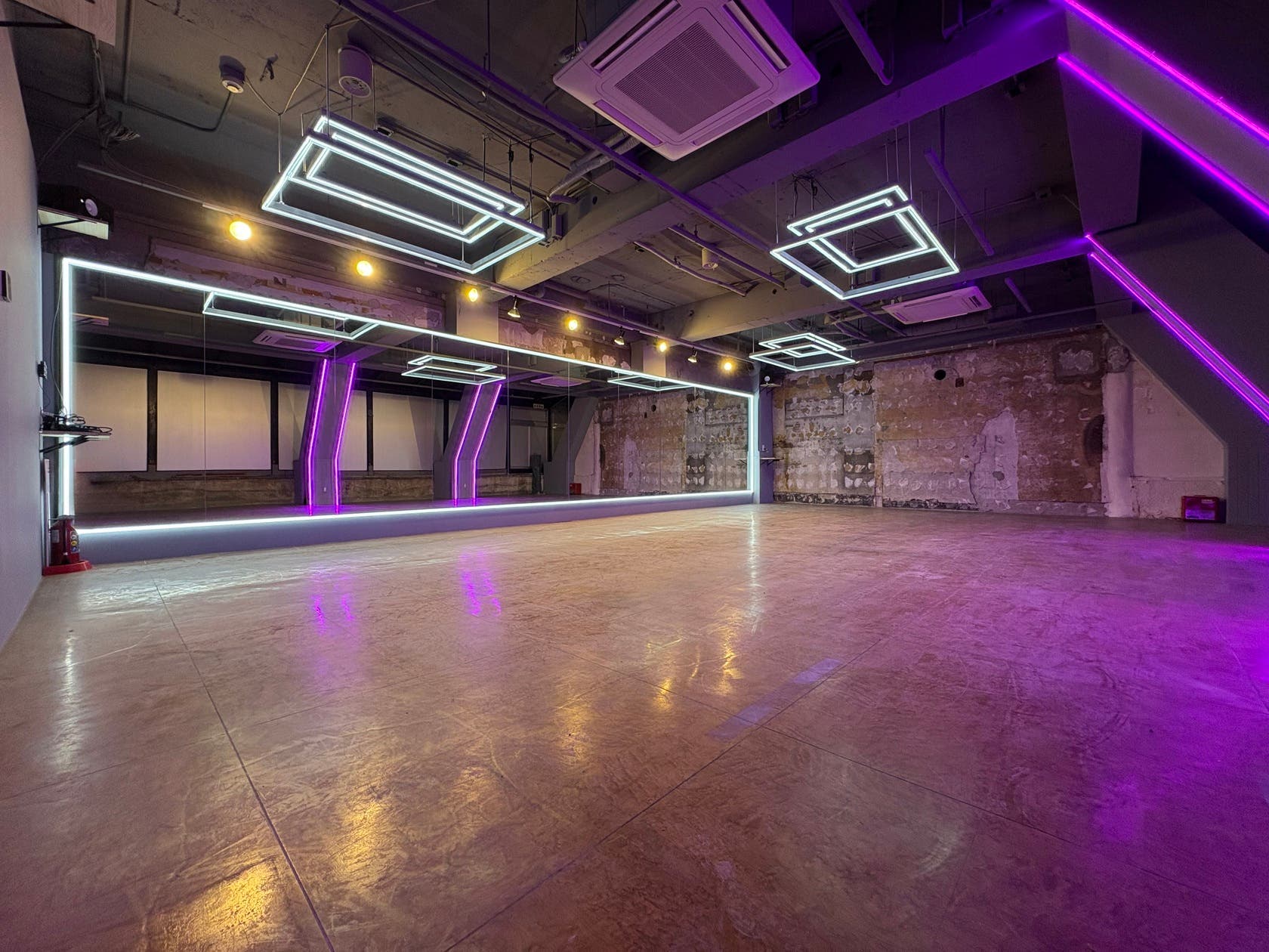 【BUZZ吉祥寺】301スタジオの写真1