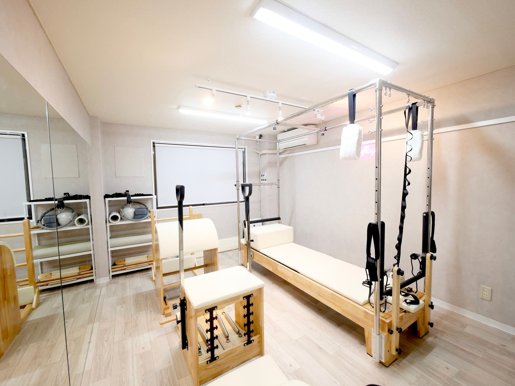 🎉オープン割引き中🎉【渋谷駅2分】超駅近🚶｜地域最安🉐｜撮影映えするネオンライト💕｜備品多数｜清潔✨｜洗練された空間｜の写真3