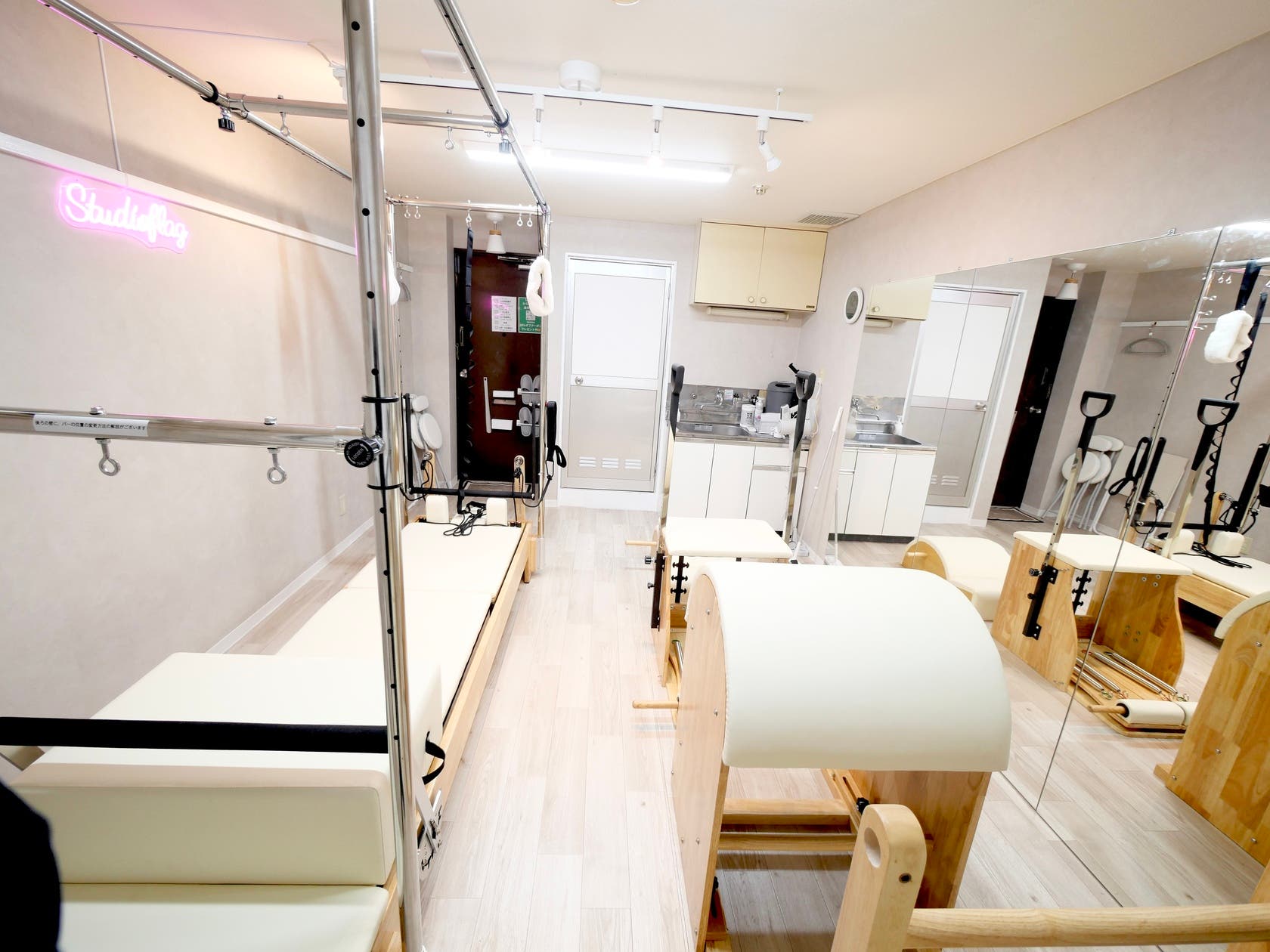 🎉オープン割引き中🎉【渋谷駅2分】超駅近🚶｜地域最安🉐｜撮影映えするネオンライト💕｜備品多数｜清潔✨｜洗練された空間｜の写真7