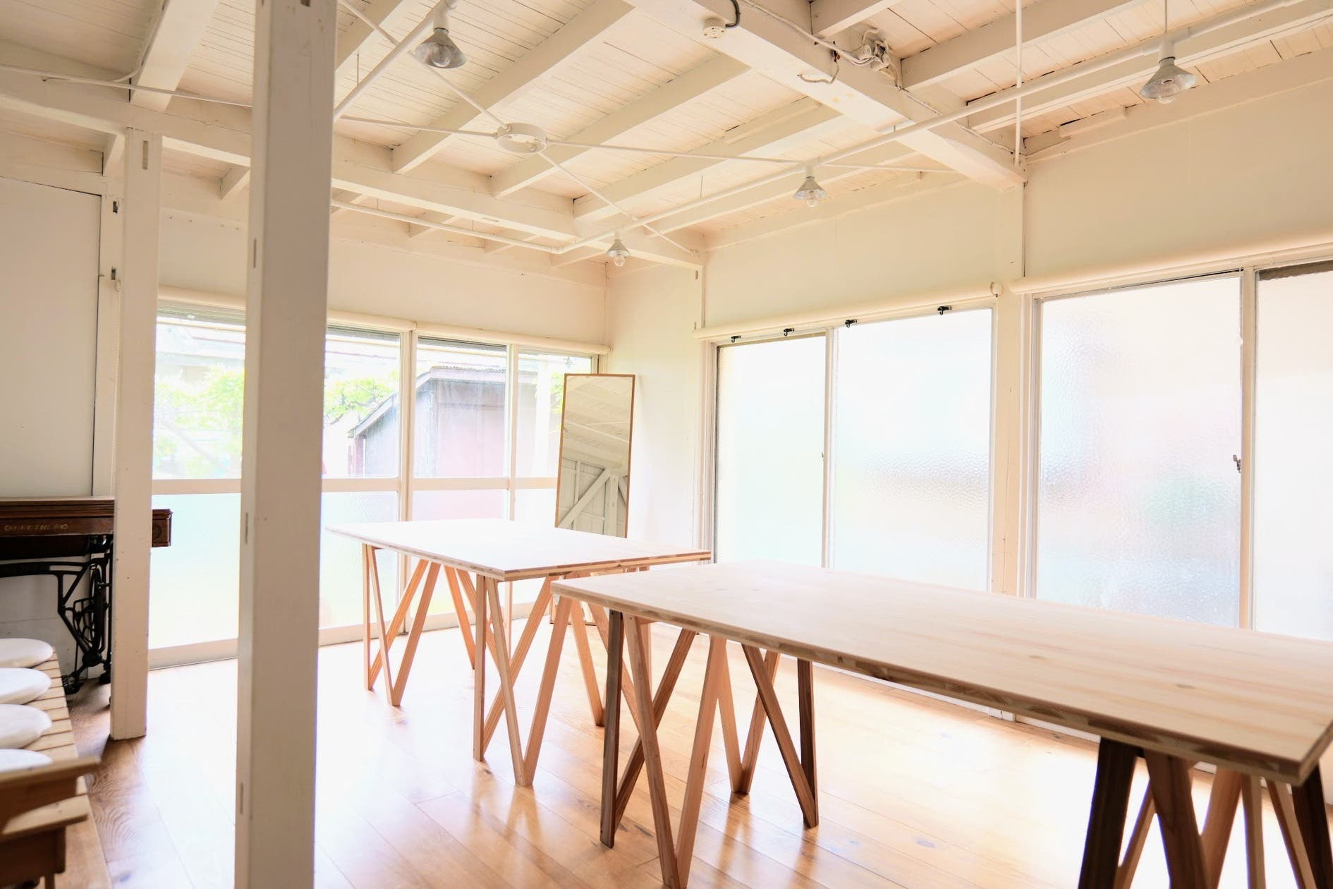🌟OPEN PRICE🌟【駐車場付き・2面採光📸】自然光×無垢床の開放的な撮影・ワークショップ空間の写真2