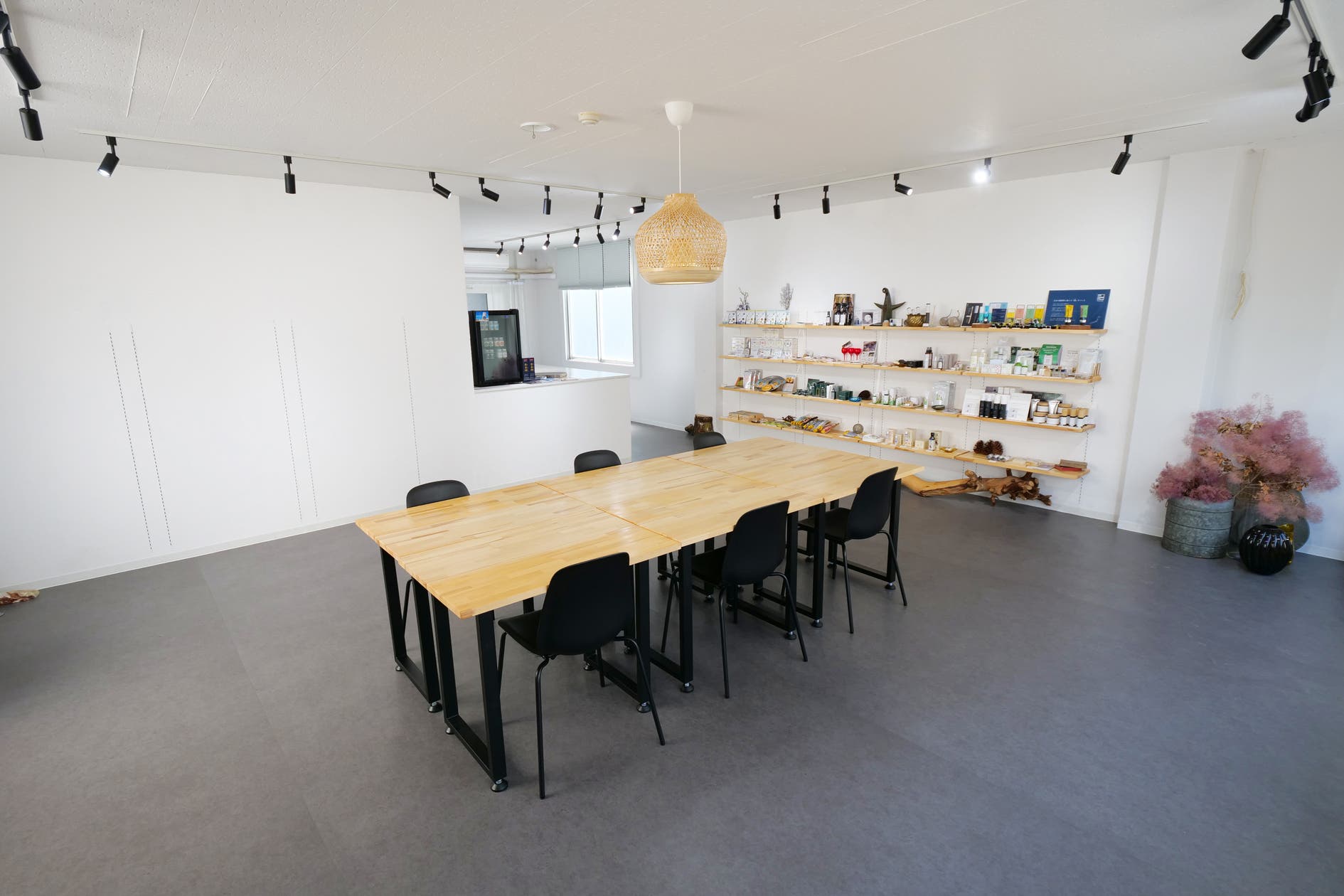 【天神徒歩3分のイベント向け会場】 Wi-Fi完備／ゴミ処理無料 展示会・撮影会・企業説明会・パーティーの開催に最適！の写真2