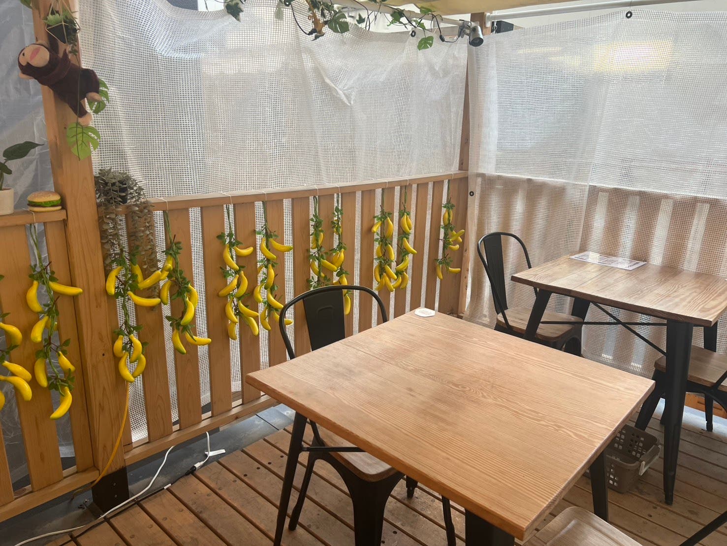 地下鉄天神駅から徒歩2分！開放的な屋根付きテラス席！の写真1