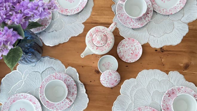 仙川駅徒歩3分 アンティーク家具に囲まれた小さなギャラリーの写真4