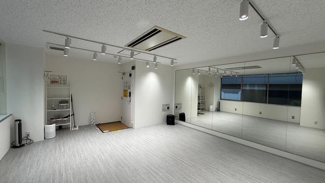 【渋谷駅徒歩3分】23.86㎡/ダンス・ヨガ・レッスンに適したスタジオです!自然光が入るお部屋(ルービー渋谷3rd room3)の写真2