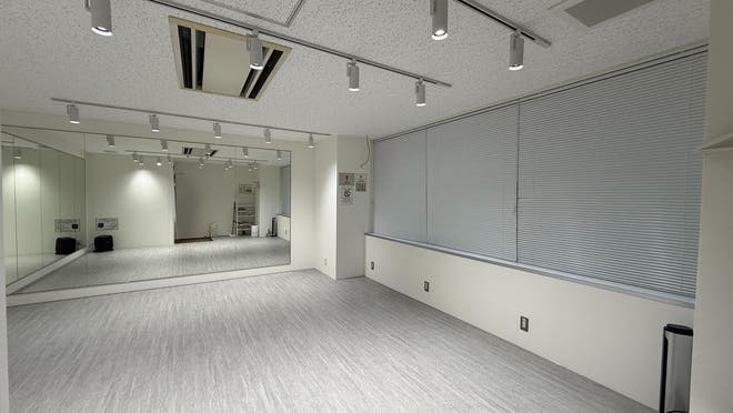 【渋谷駅徒歩3分】23.86㎡/ダンス・ヨガ・レッスンに適したスタジオです!自然光が入るお部屋(ルービー渋谷3rd room3)の写真3
