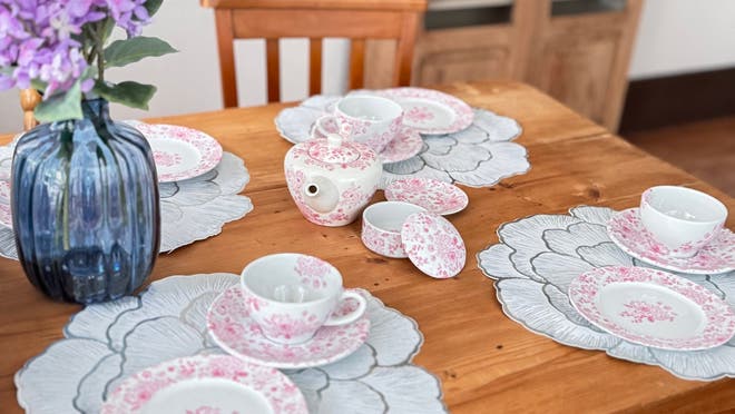 仙川駅徒歩3分 アンティーク家具に囲まれた小さなギャラリーの写真3