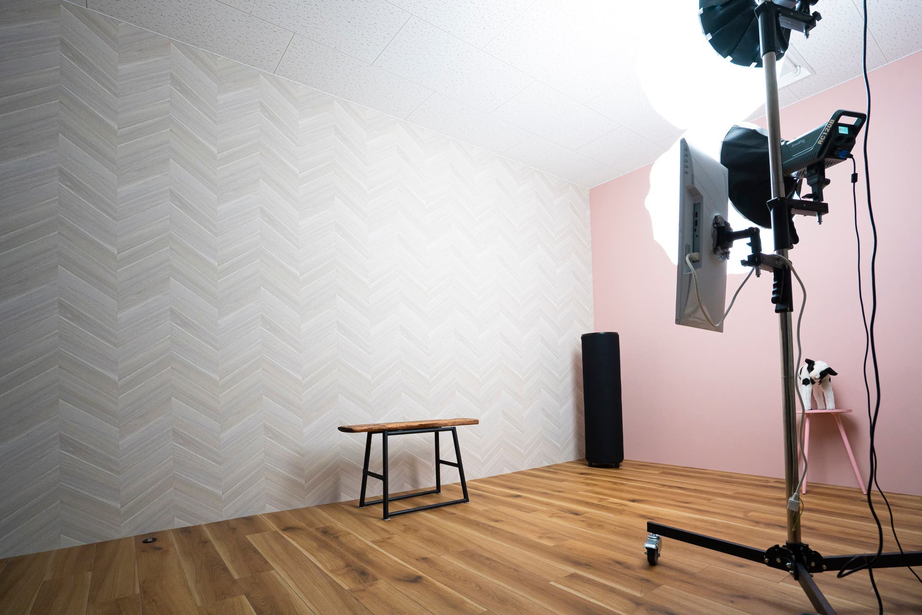 都市のど真ん中で、撮影も配信も。 プロ機材込みで“表現に集中できる”130㎡スタジオの写真10