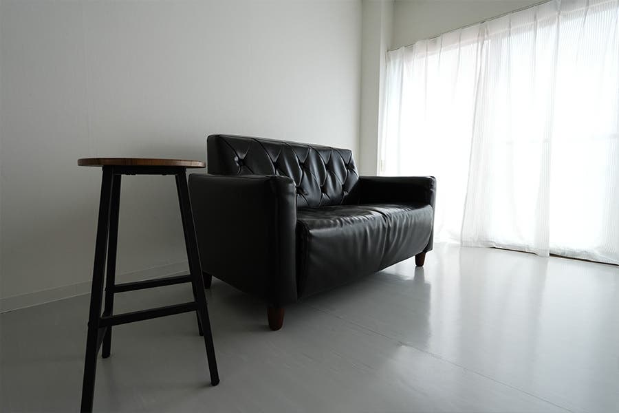 【藤森駅1分】白壁×自然光の撮影スタジオ｜コスプレ・ポートレート・SNS撮影向け｜更衣室あり・メイク利用可の写真5