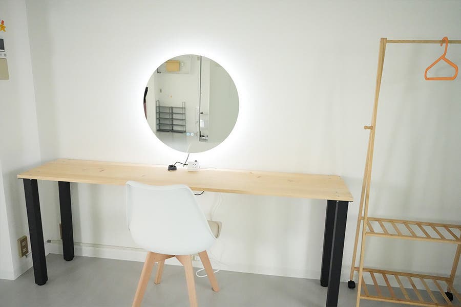 【藤森駅1分】白壁×自然光の撮影スタジオ｜コスプレ・ポートレート・SNS撮影向け｜更衣室あり・メイク利用可の写真14