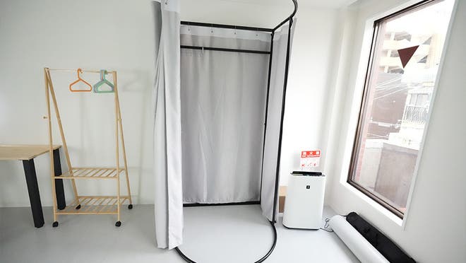 【藤森駅1分】白壁×自然光の撮影スタジオ|コスプレ・ポートレート・SNS撮影向け|更衣室あり・メイク利用可の写真15