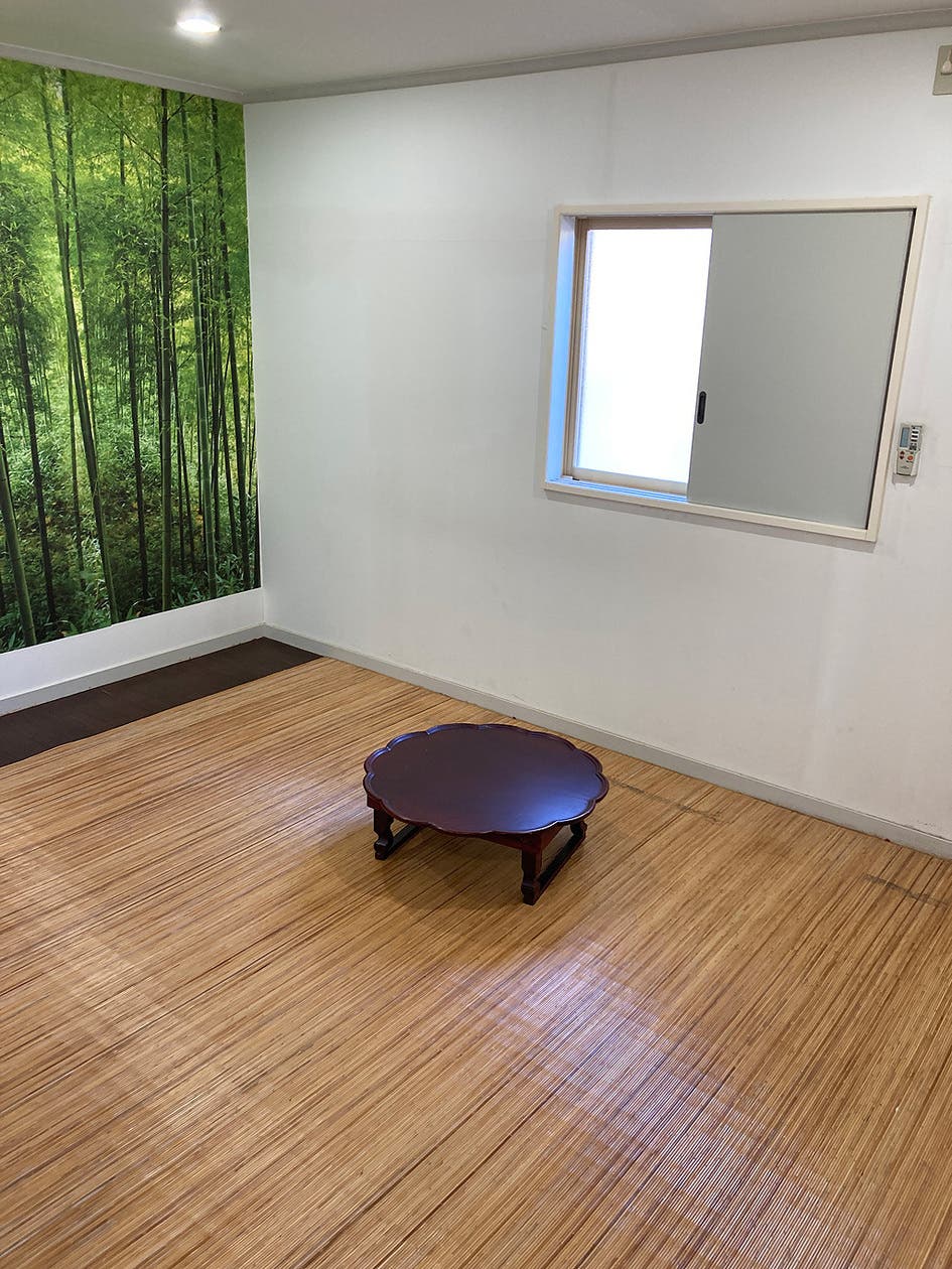 【見学下見随時可能】滞在型トランクルーム（206）仕事・学習・休息にの写真1